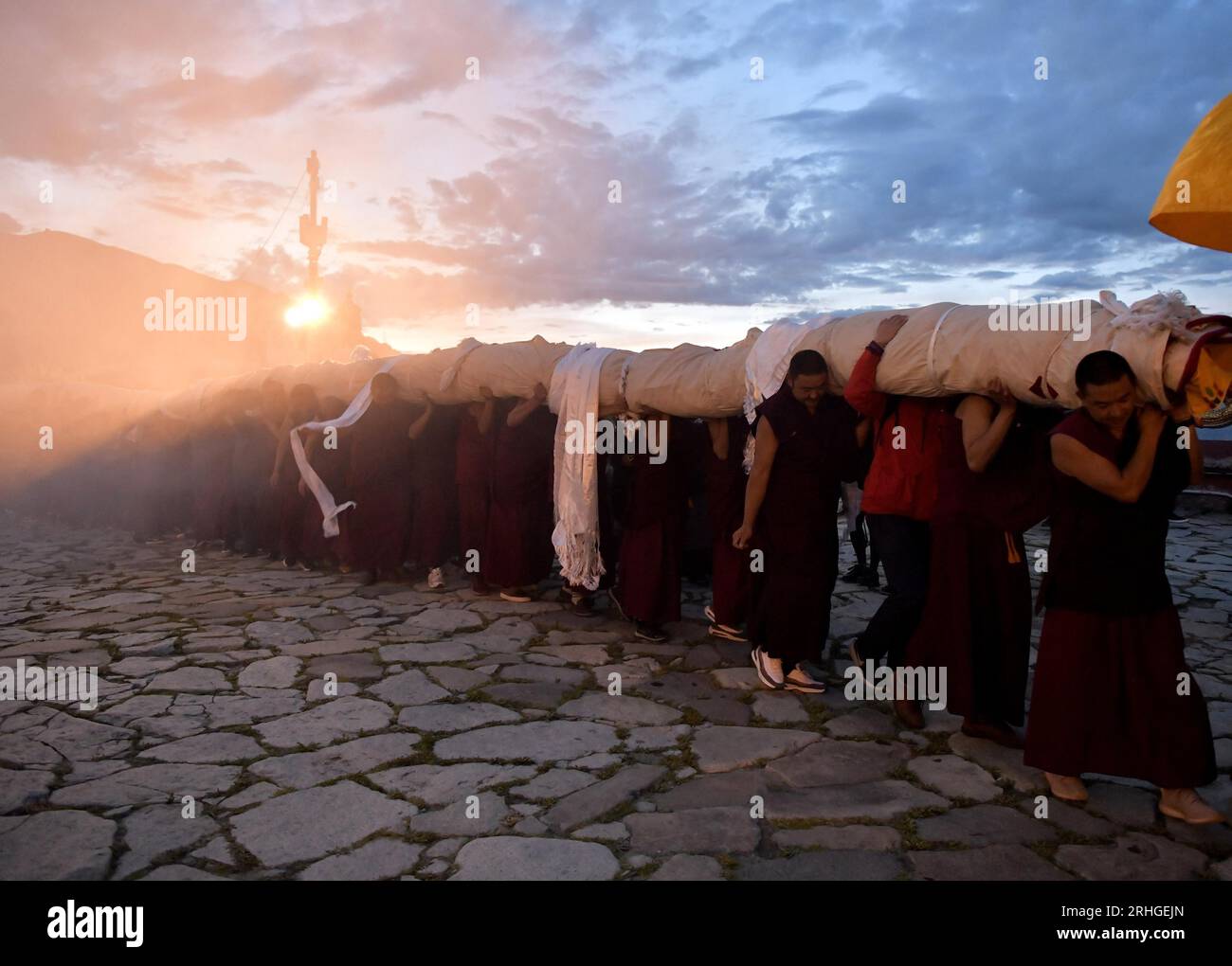**CHINESE MAINLAND, HONG KONG, MACAU AND TAIWAN OUT** Tibetan monks ...