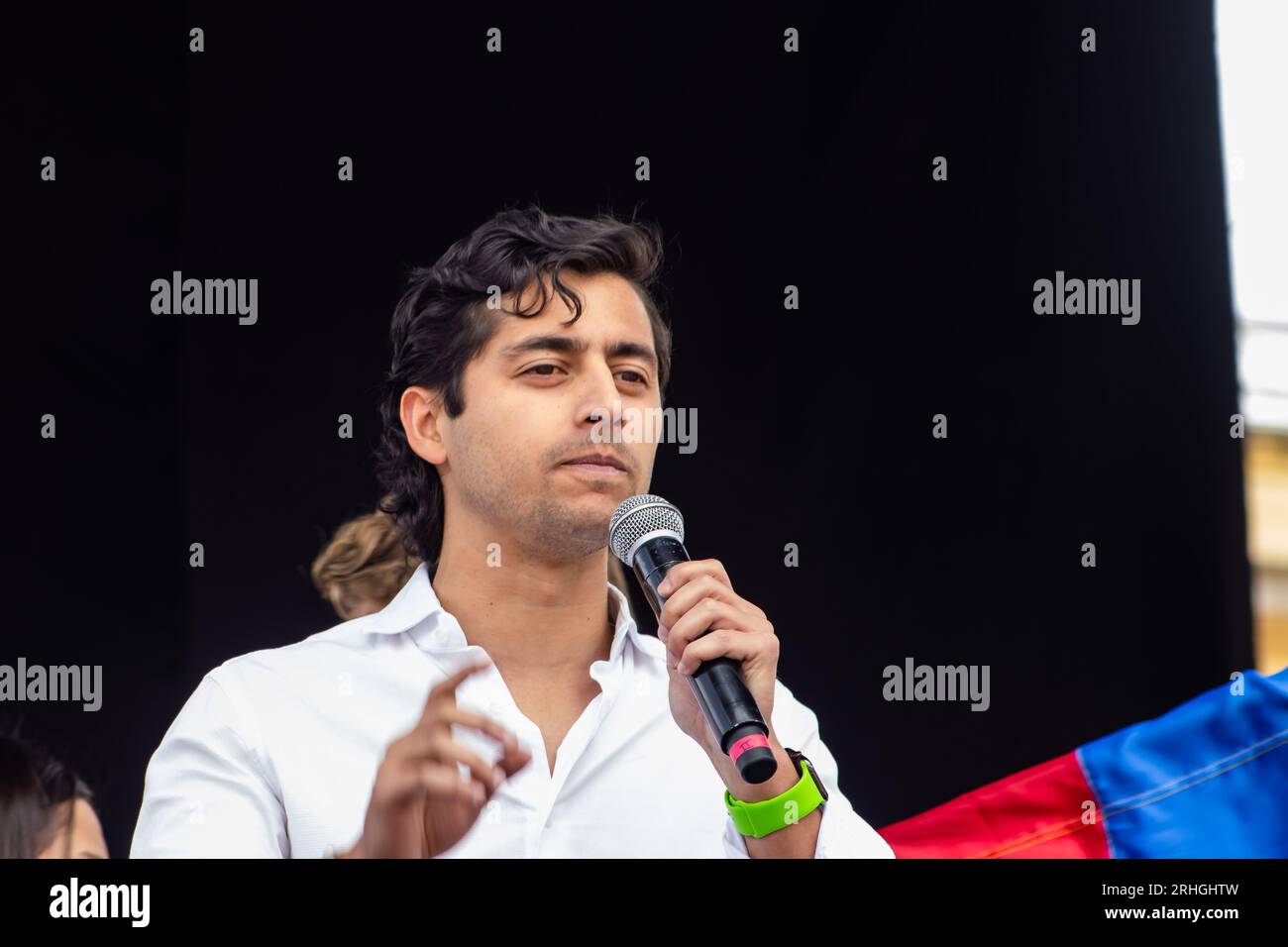 Group of people ariel hi-res stock photography and images - Alamy