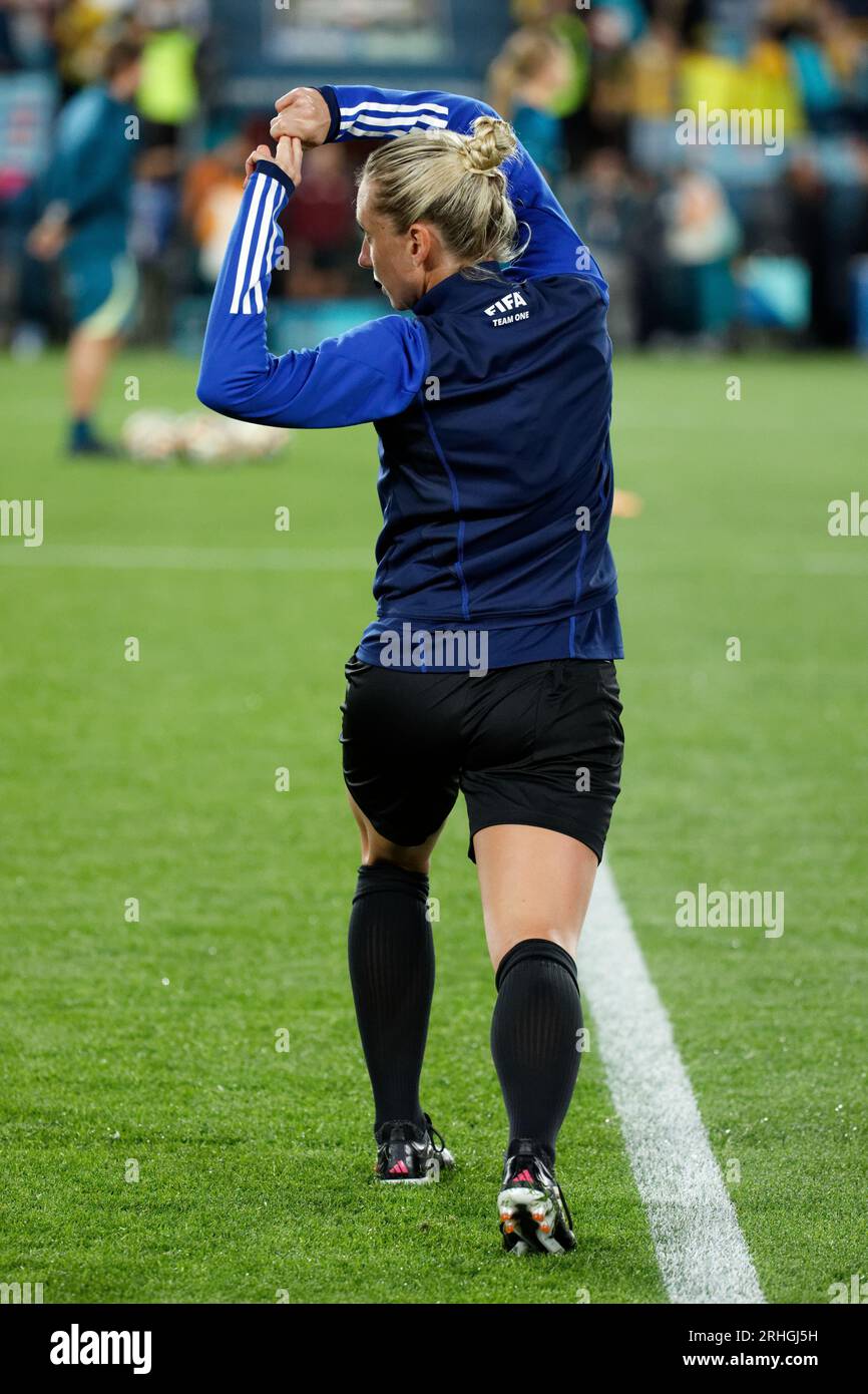 Sydney, Australia. 16th Aug, 2023. Match referee, Tori Penso warms up ...