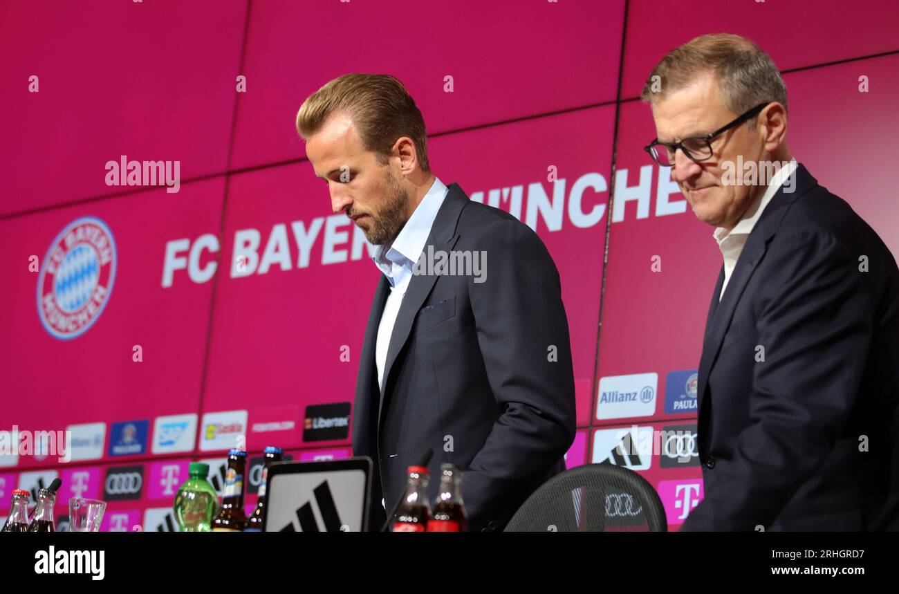 Harry kane bayern signing hi-res stock photography and images - Alamy