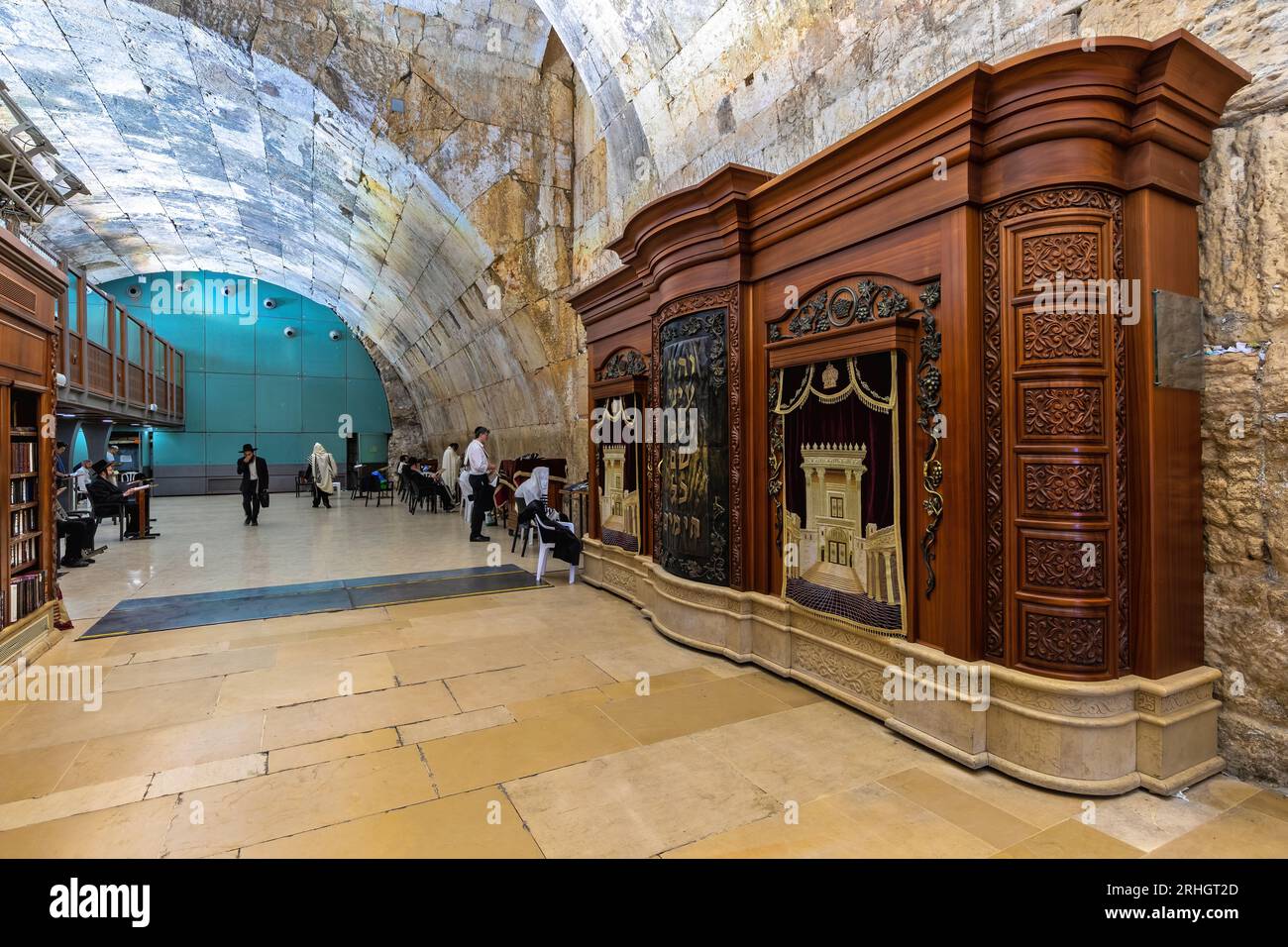 People praying inside of the famous Cave Synagogue in Jerusalem, Israel ...