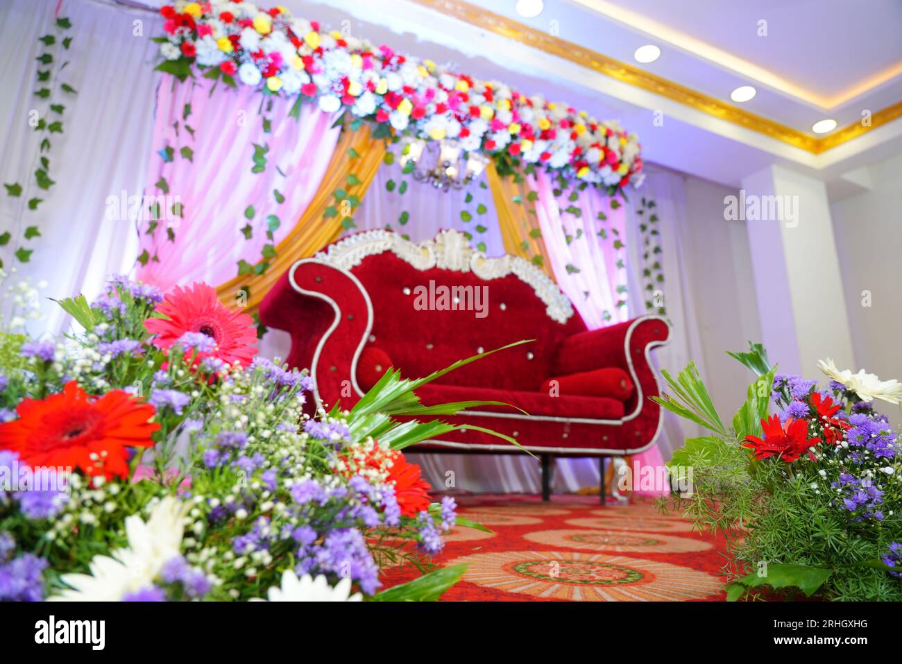 Wedding stage hi-res stock photography and images - Alamy