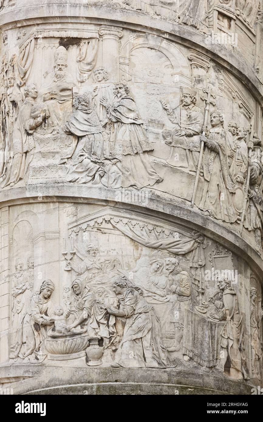 Karlskirche. St. Karl Borromaus cathedral. Entrance columns detail ...