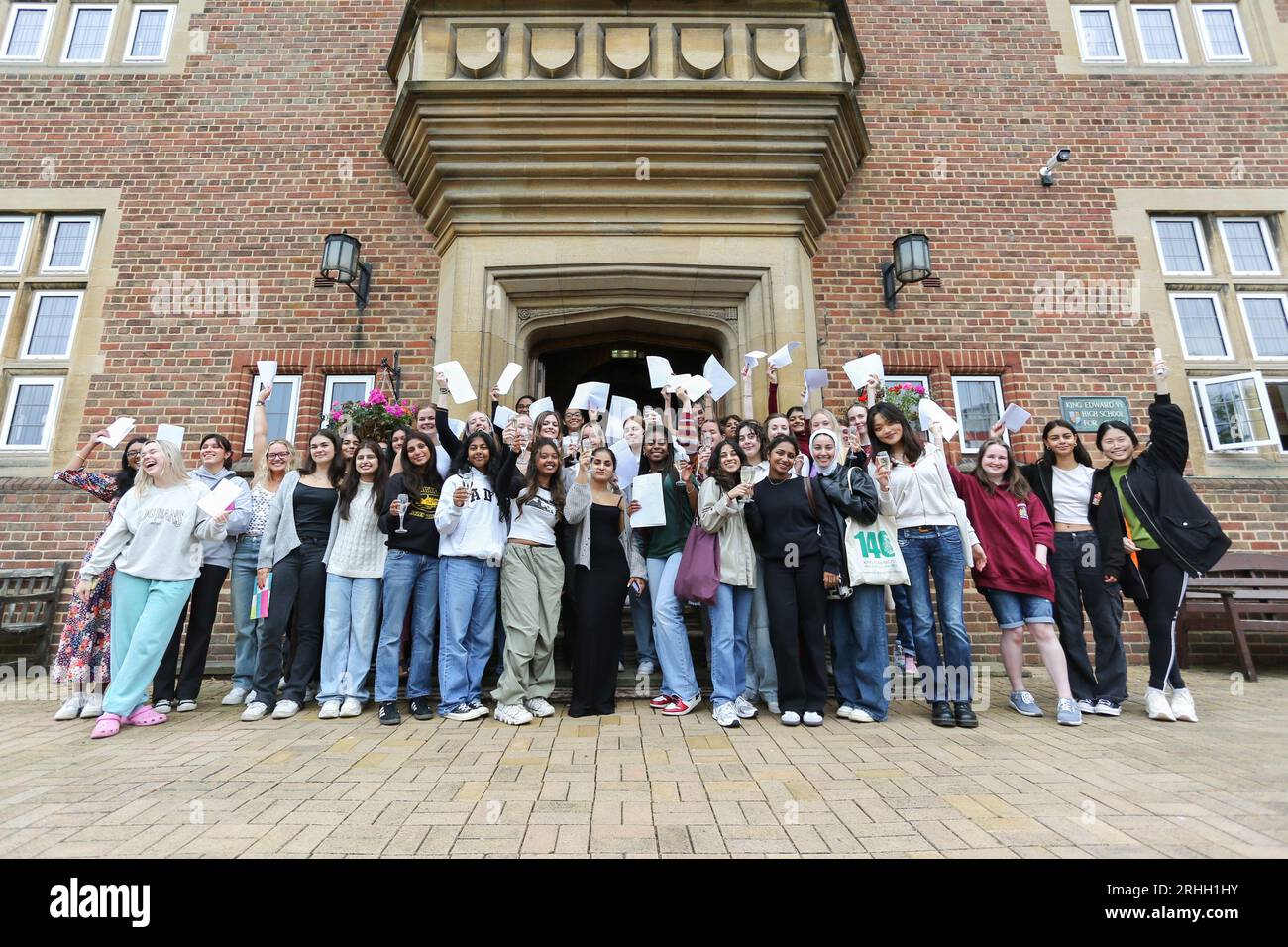 Birmingham, UK. 17th Aug, 2023. Students from King Edward VI High ...