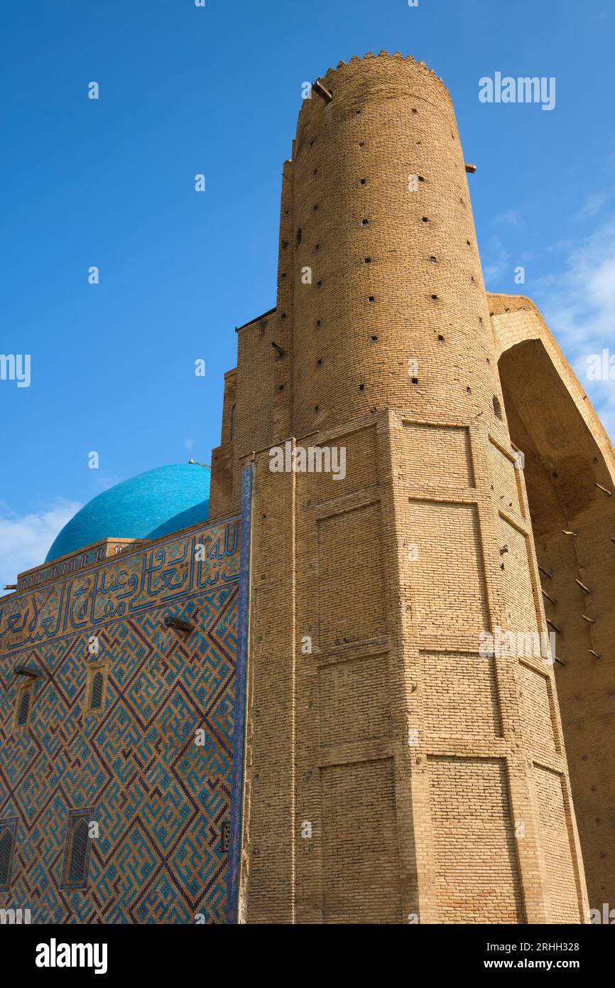 Timurid era mausoleum hi-res stock photography and images - Alamy