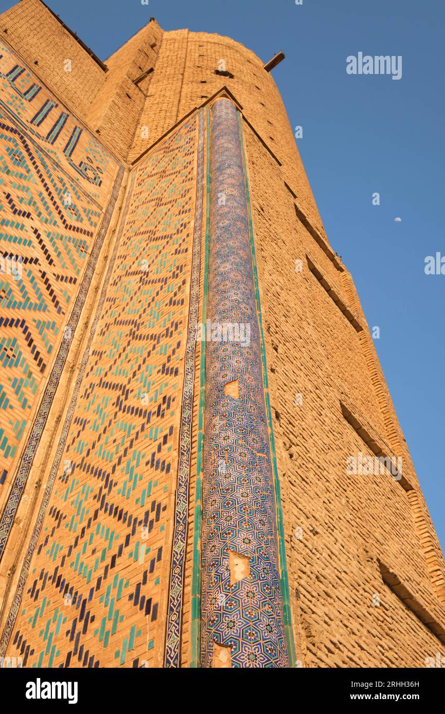 Timurid tile hi-res stock photography and images - Alamy