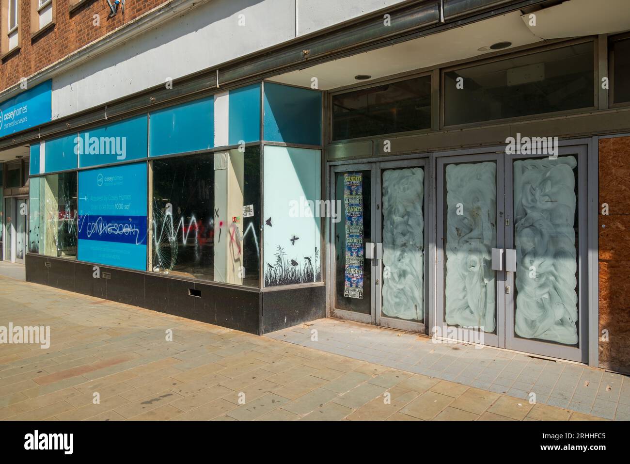 Boarded up high street hi-res stock photography and images - Alamy