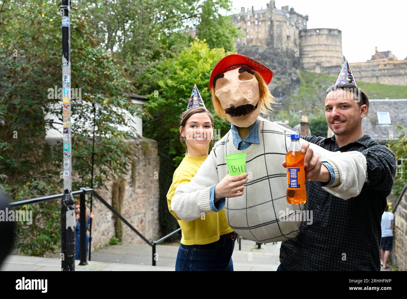 New york based puppeteers andy manjuck and dorothy james hi-res stock ...
