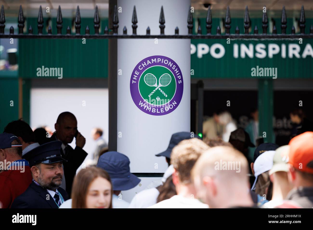 Wimbledon station sign hi-res stock photography and images - Alamy