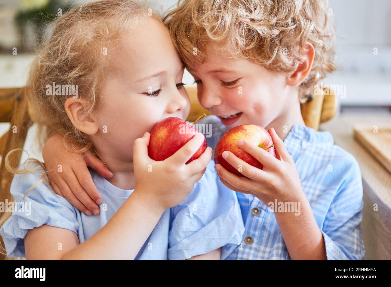 Beautiful boy eating apple hi-res stock photography and images - Alamy