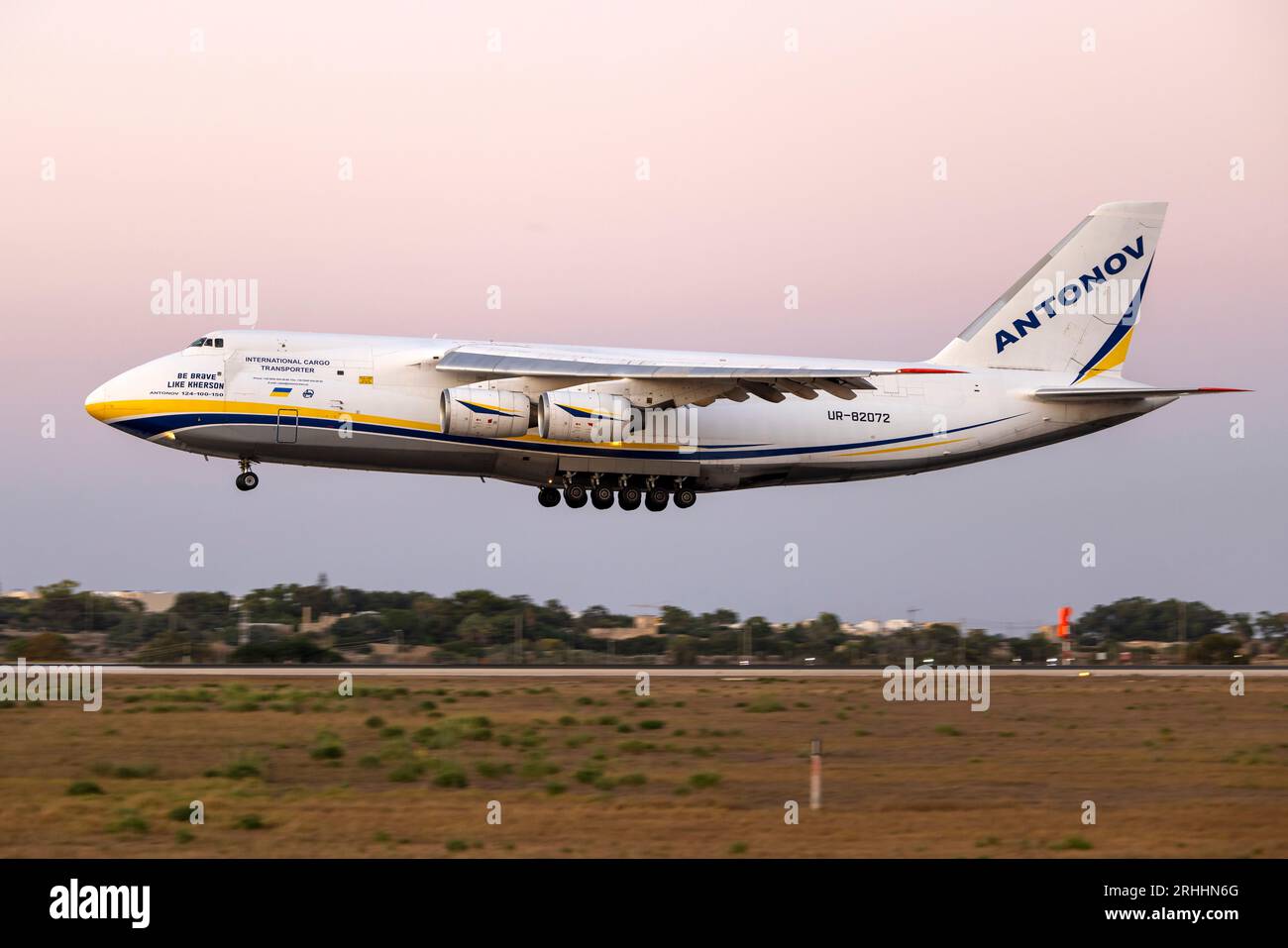 Antonov Design Bureau Antonov An-124-100 Ruslan (REG: UR-82072) landing ...