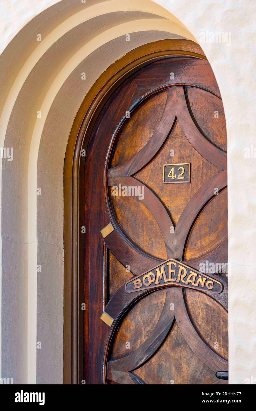 Curved doors door frames hi-res stock photography and images - Alamy