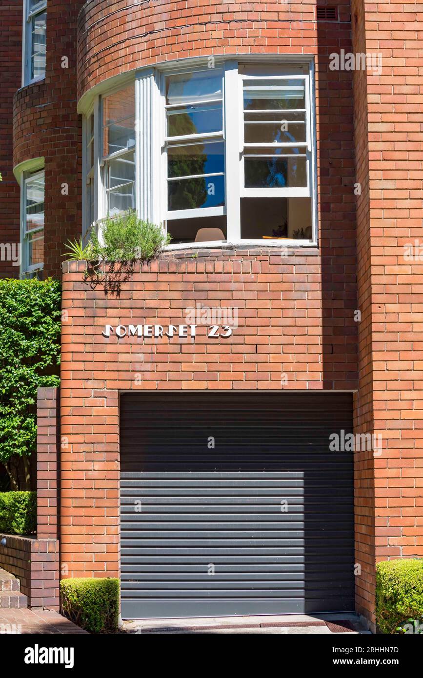 Brick art deco hi-res stock photography and images - Alamy