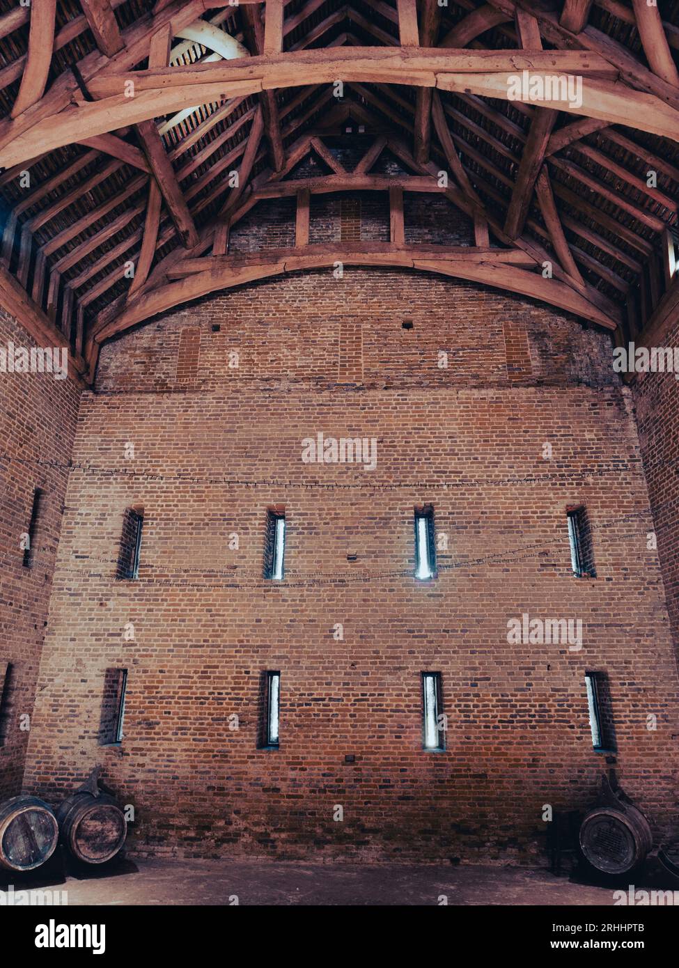 Beams tudor barn hi-res stock photography and images - Alamy