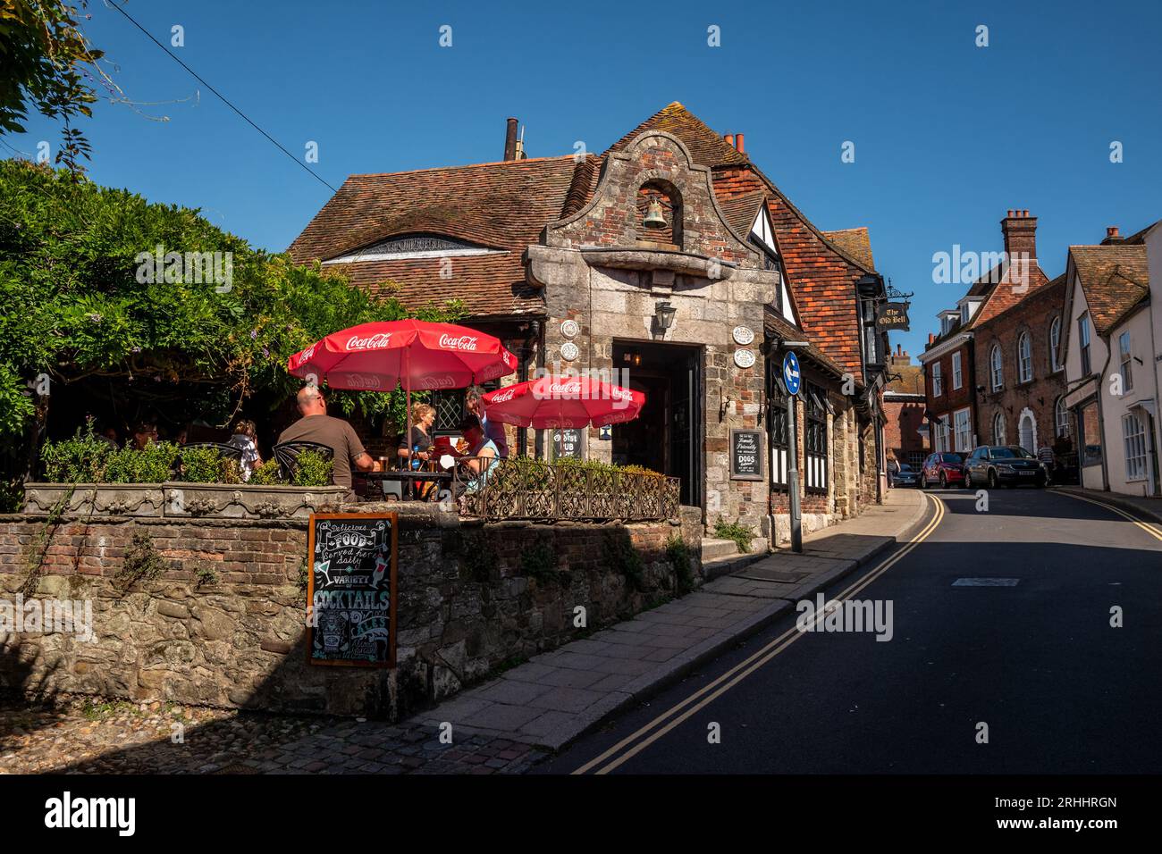 Rye old bell pub hi-res stock photography and images - Alamy