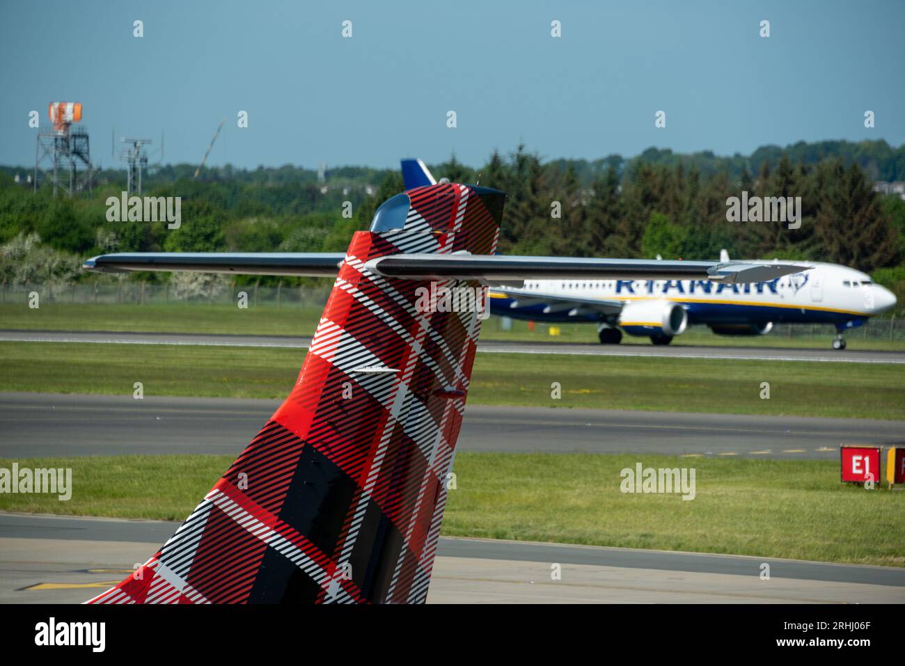 Loganair plane hi-res stock photography and images - Alamy