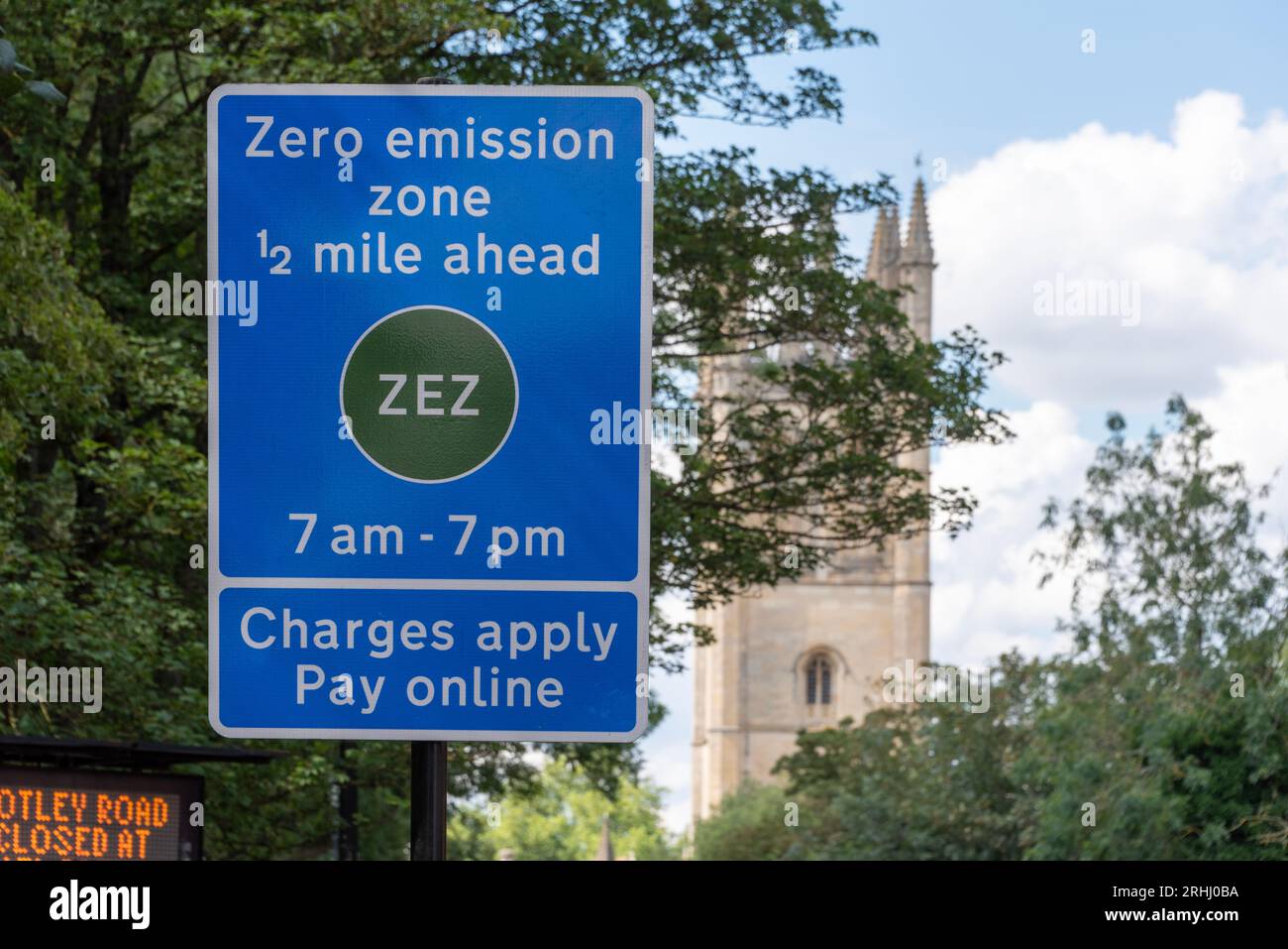 Zez warning sign hi-res stock photography and images - Alamy