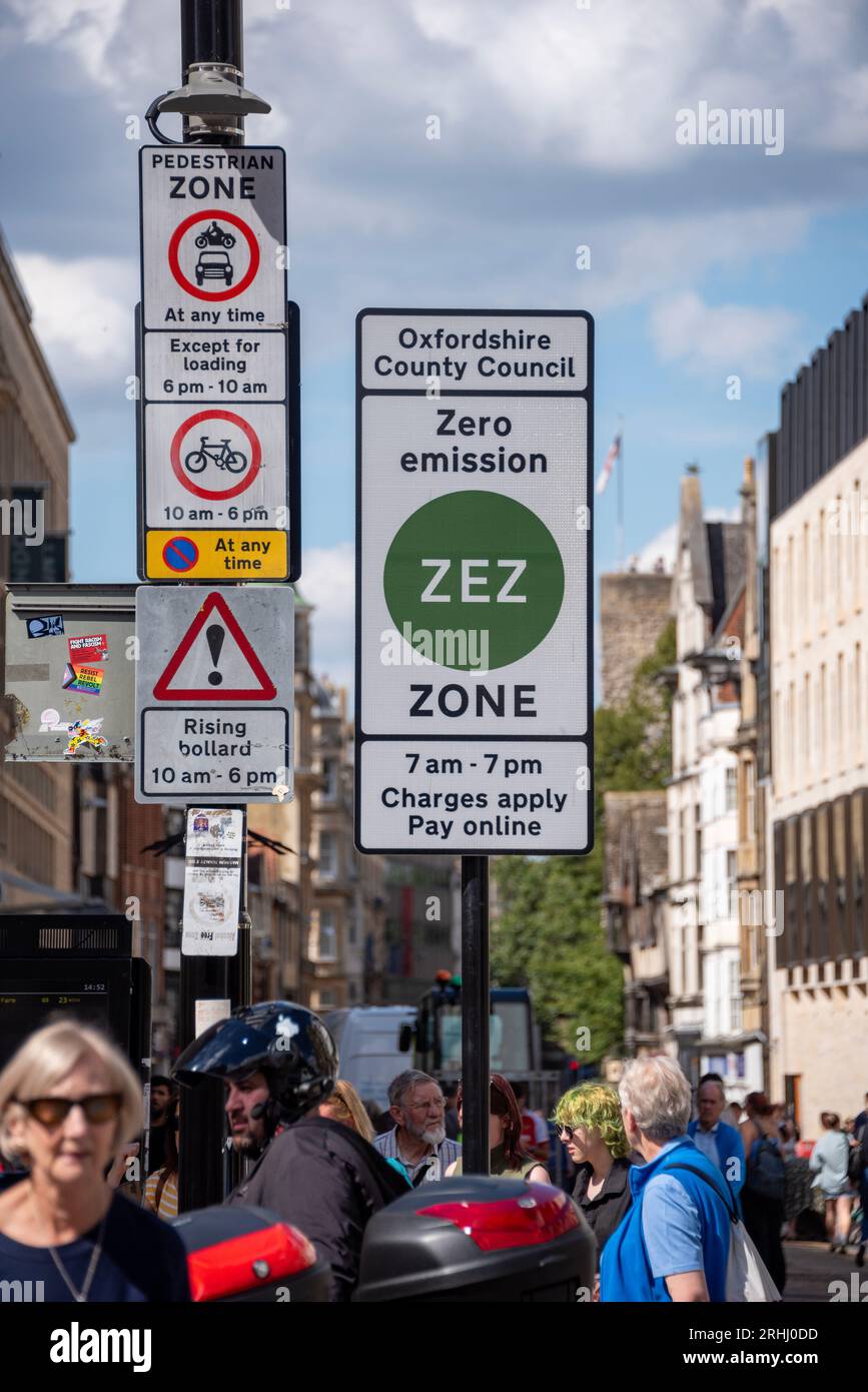 Clean air zone warning signage hi-res stock photography and images - Alamy