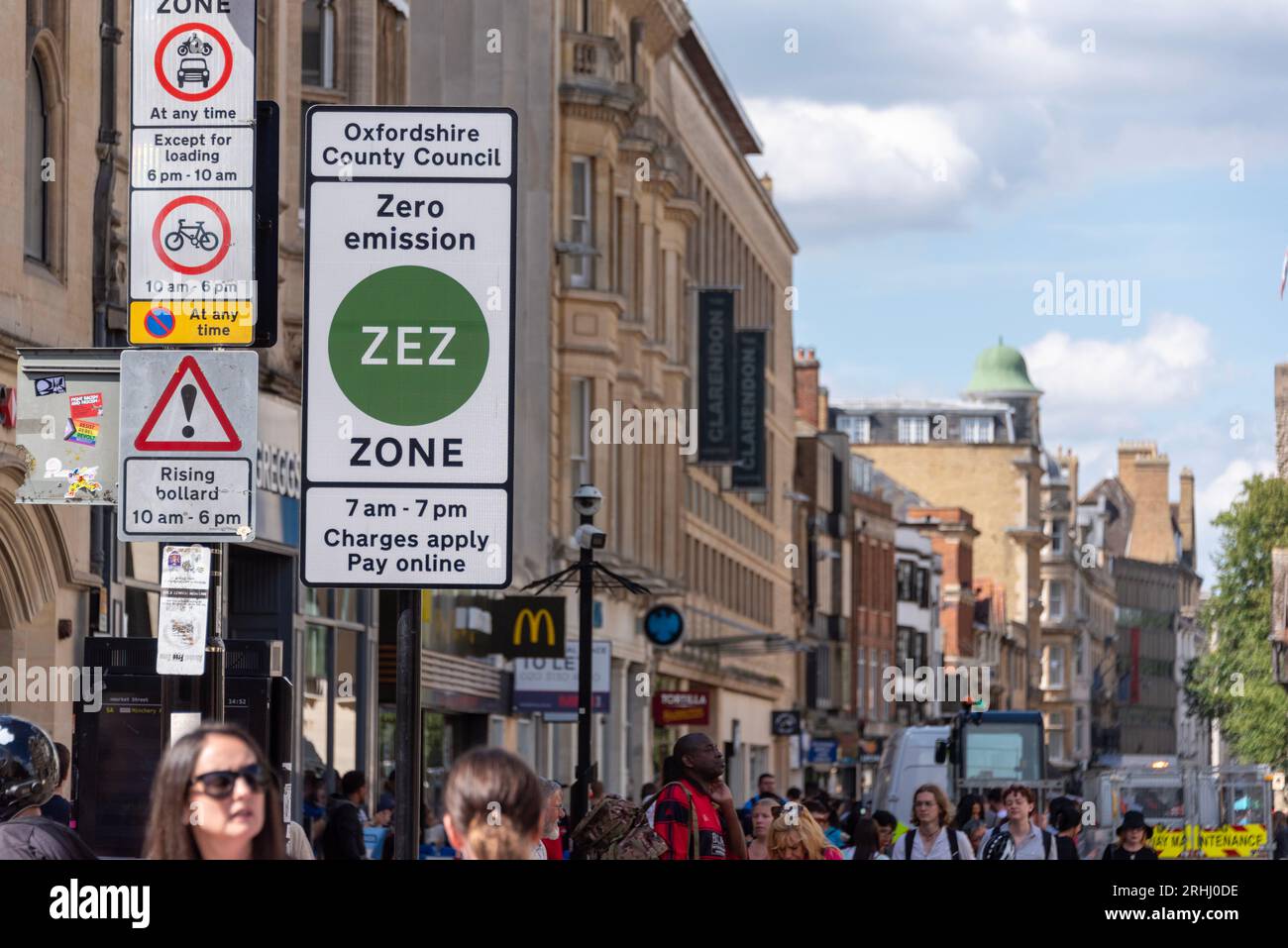 Zez warning sign hi-res stock photography and images - Alamy