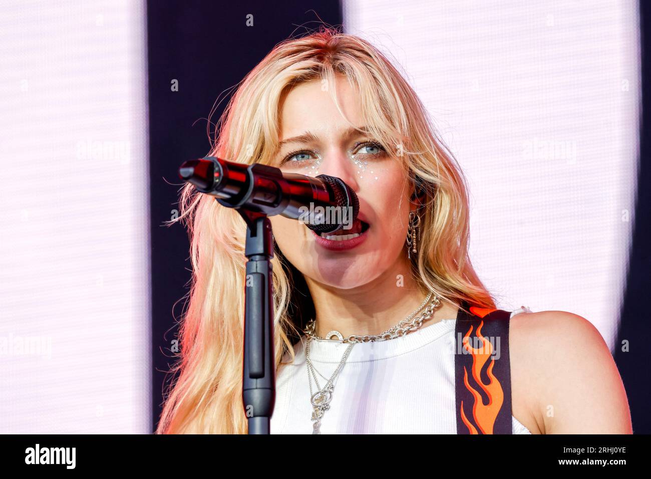 Natasha woods hi-res stock photography and images - Alamy