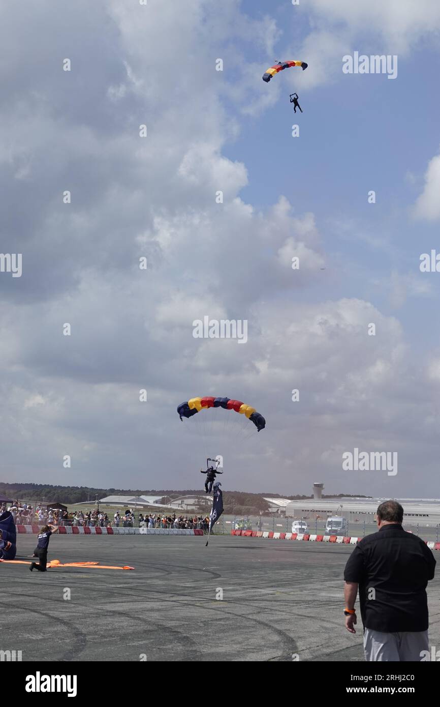 Farnborough, Hants, UK. 17th Aug, 2023. Scenes on the first day of the ...