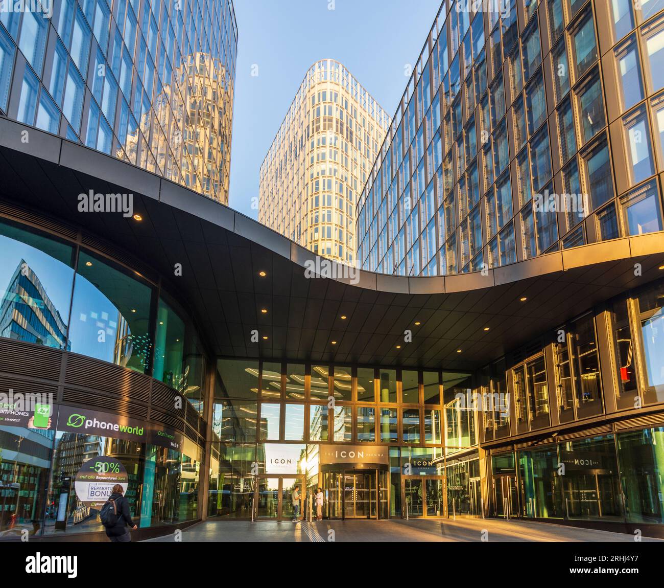 Office building complex hi-res stock photography and images - Alamy