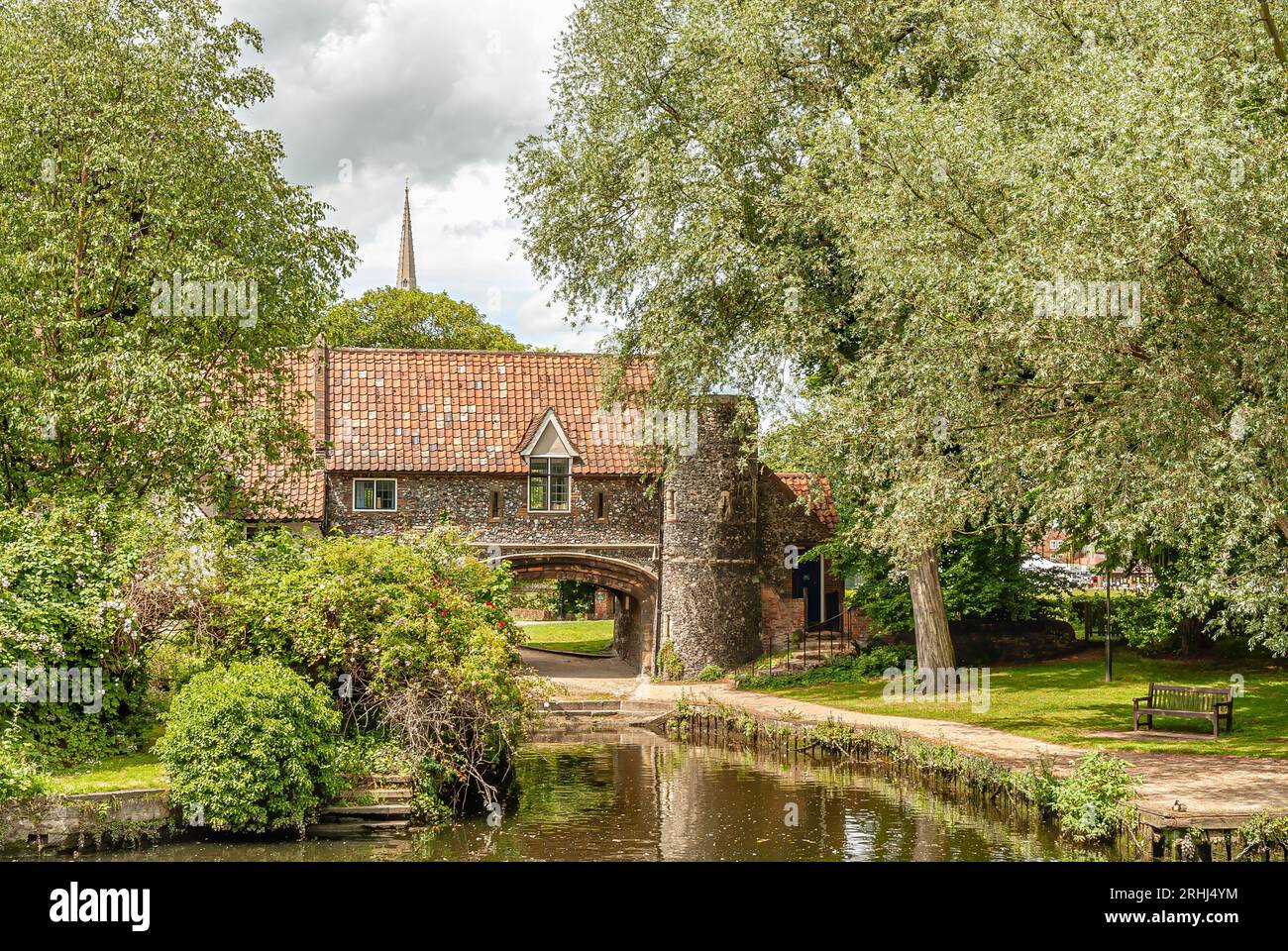 The Norwich Pulls Ferry Watergate, Norfolk, England Stock Photo - Alamy
