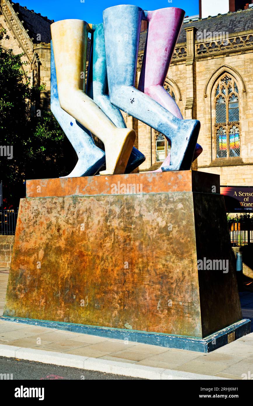 Leeds sculpture hi-res stock photography and images - Alamy