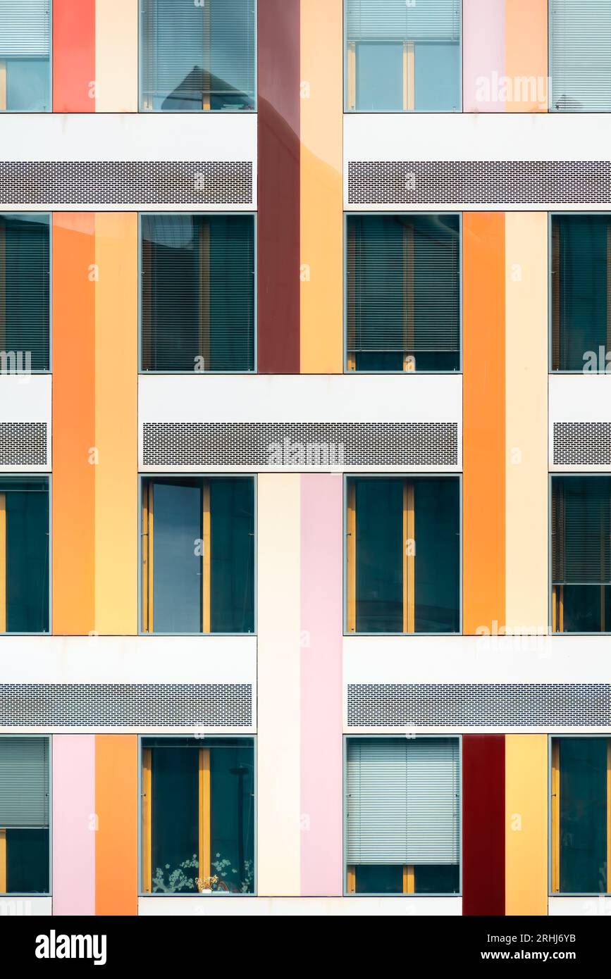 Sheffield, England - Jessop West faculty building, Sheffield University ...