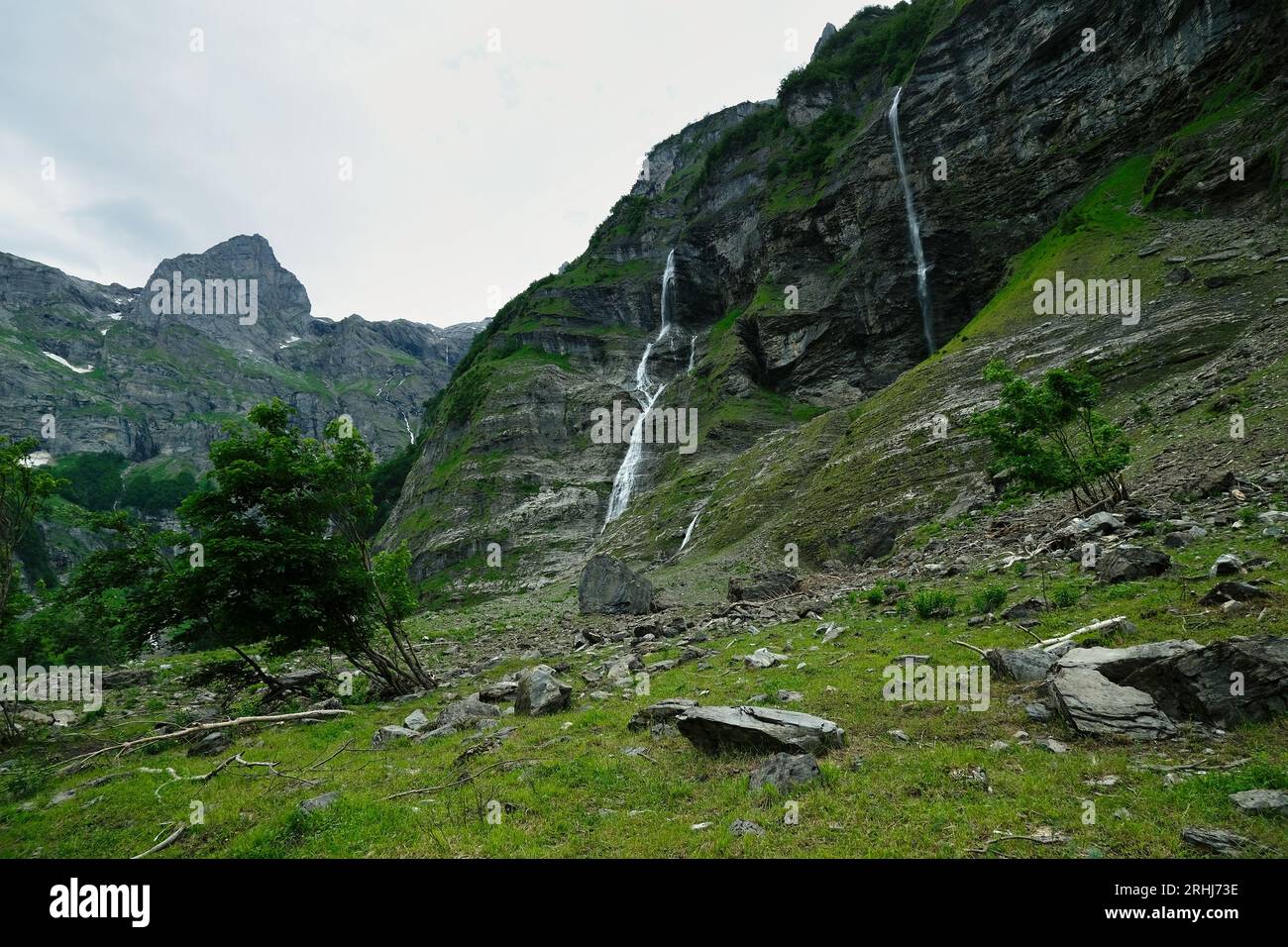 Cirque du Fer-a-Cheval tour with Bout du Monde, the most grand alpine ...