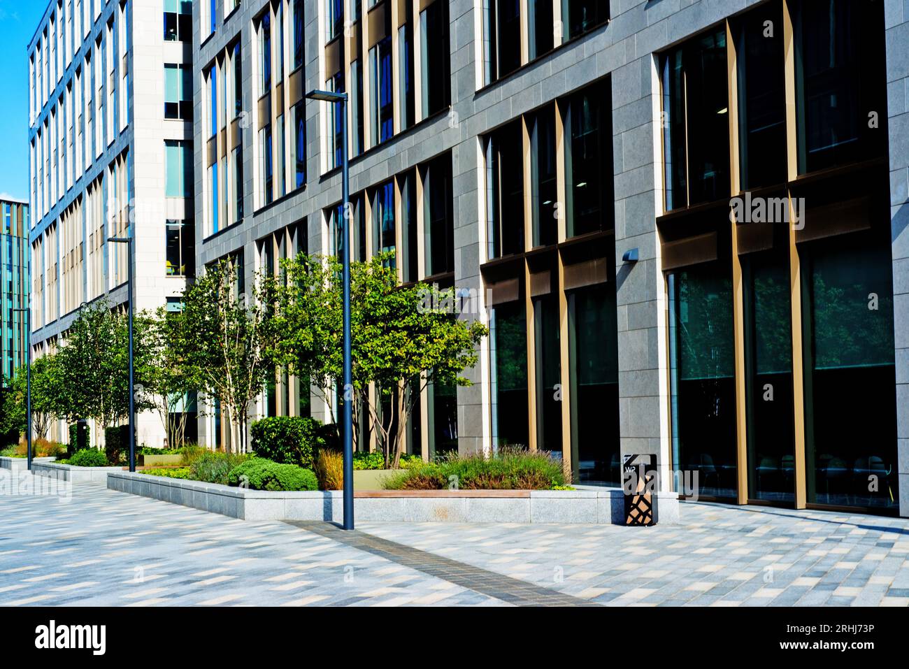 Leeds offices hi-res stock photography and images - Alamy