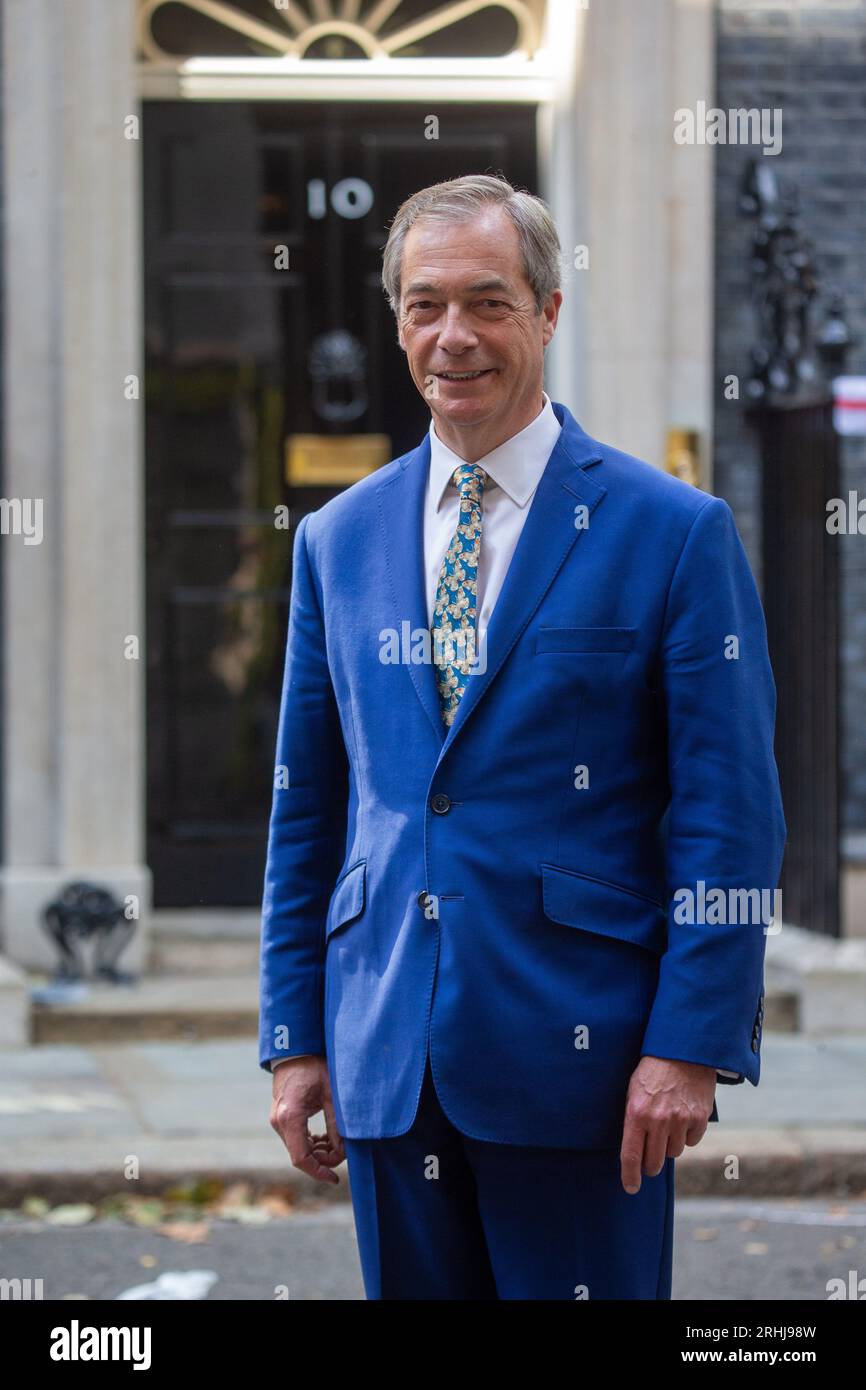 Nigel farage london street hi-res stock photography and images - Alamy