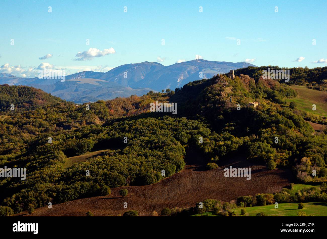 Sfondo colline hi-res stock photography and images - Alamy