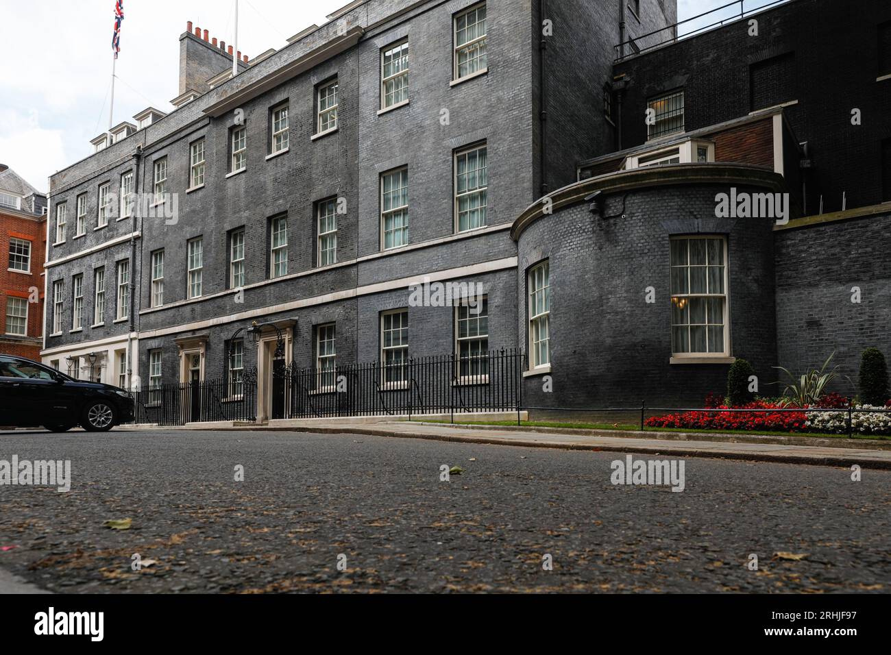10 Downing Street, iconic exterior architecture of the Prime Minister's ...
