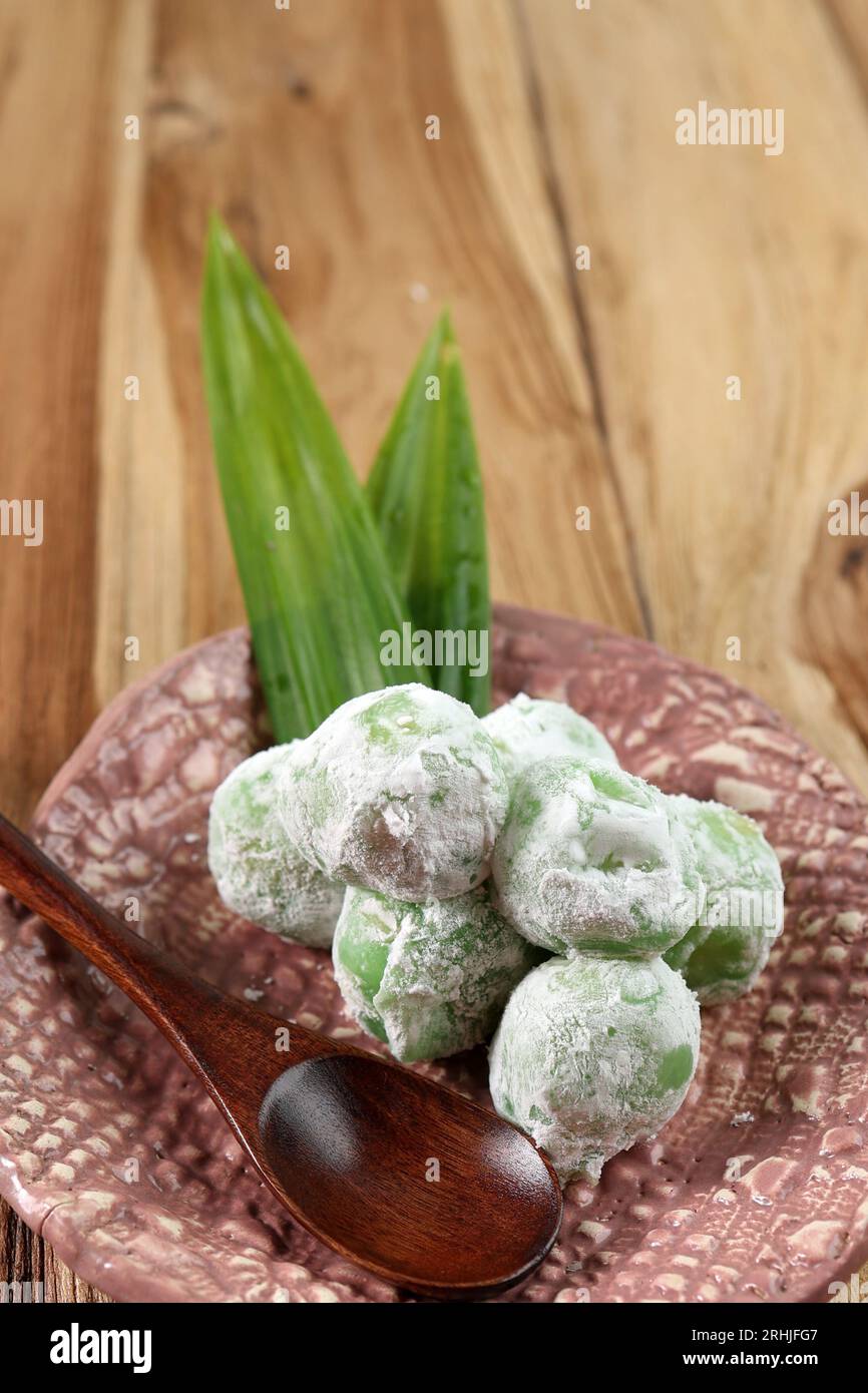 Mochi Sukabumi with Pandan Flavour, Sticky Rice with Peanut Filling ...