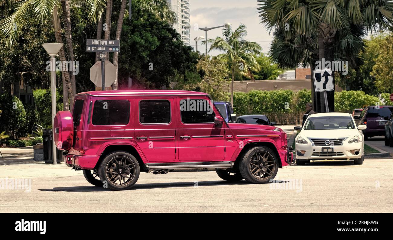 Mercedes g class side view hi-res stock photography and images - Alamy