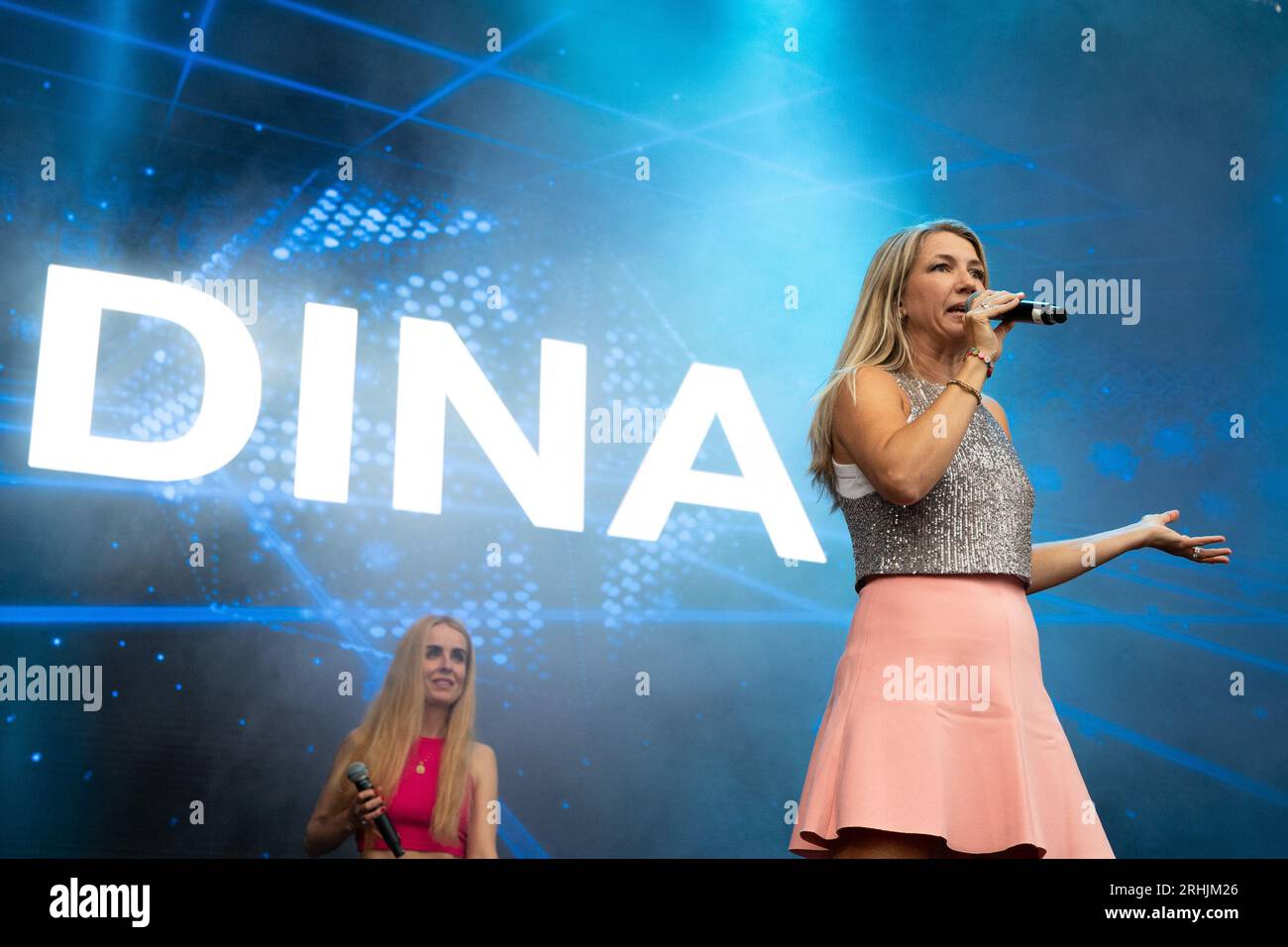 Dina singer hi-res stock photography and images - Alamy
