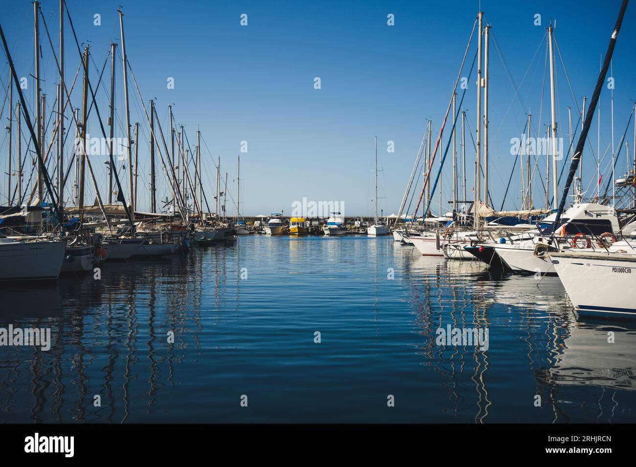 Beautiful harbour hi-res stock photography and images - Alamy
