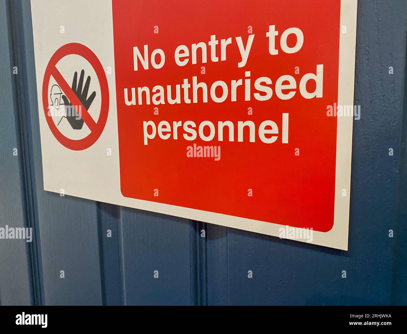 No entry to unauthorised personnel sign Stock Photo - Alamy