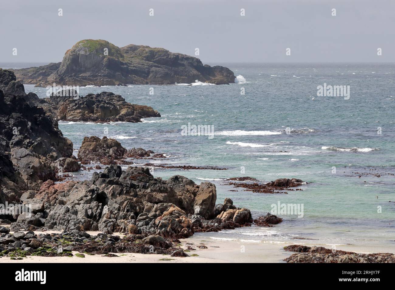 Iona rocks hi-res stock photography and images - Alamy