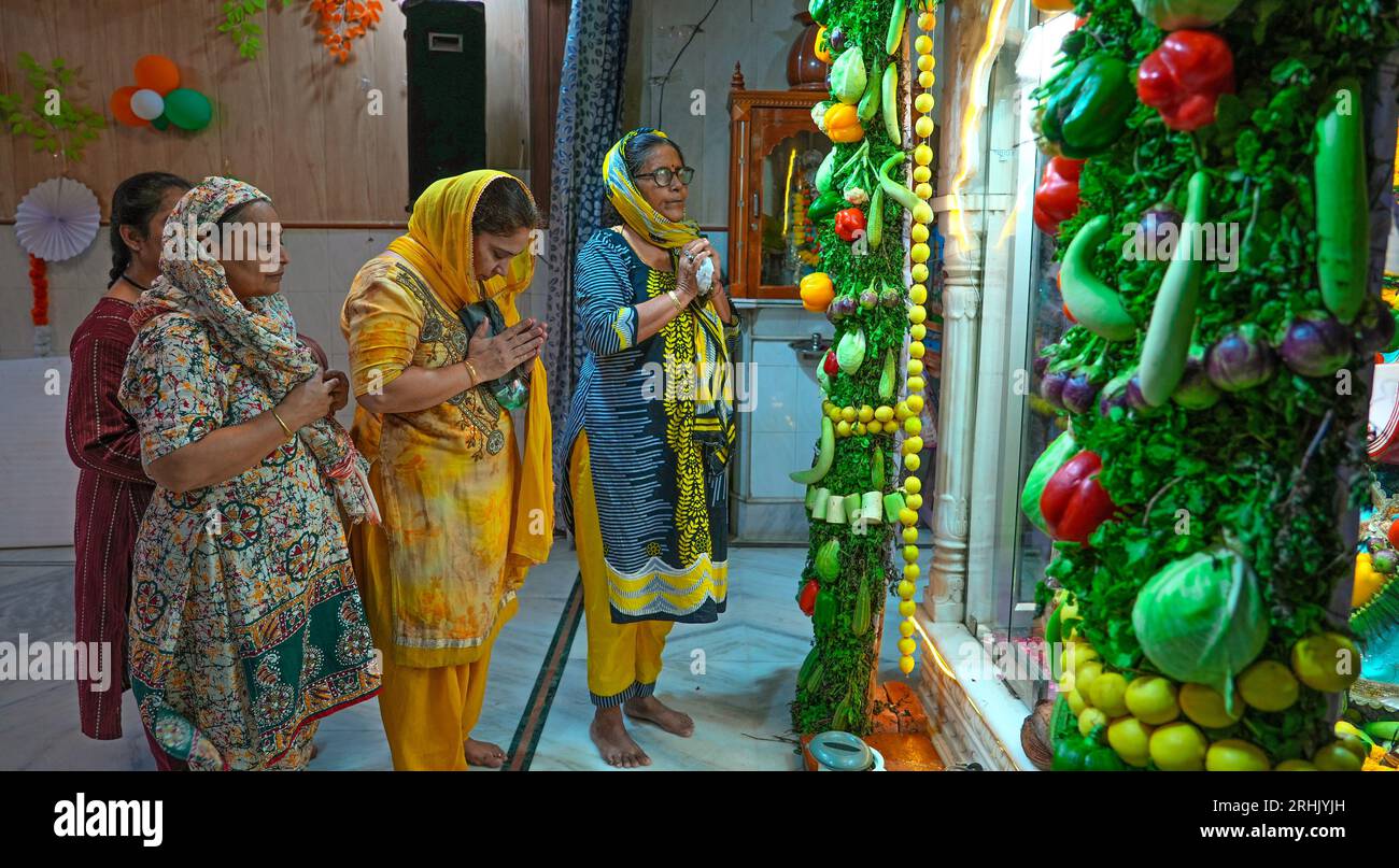 Lord jhulelal hi-res stock photography and images - Alamy