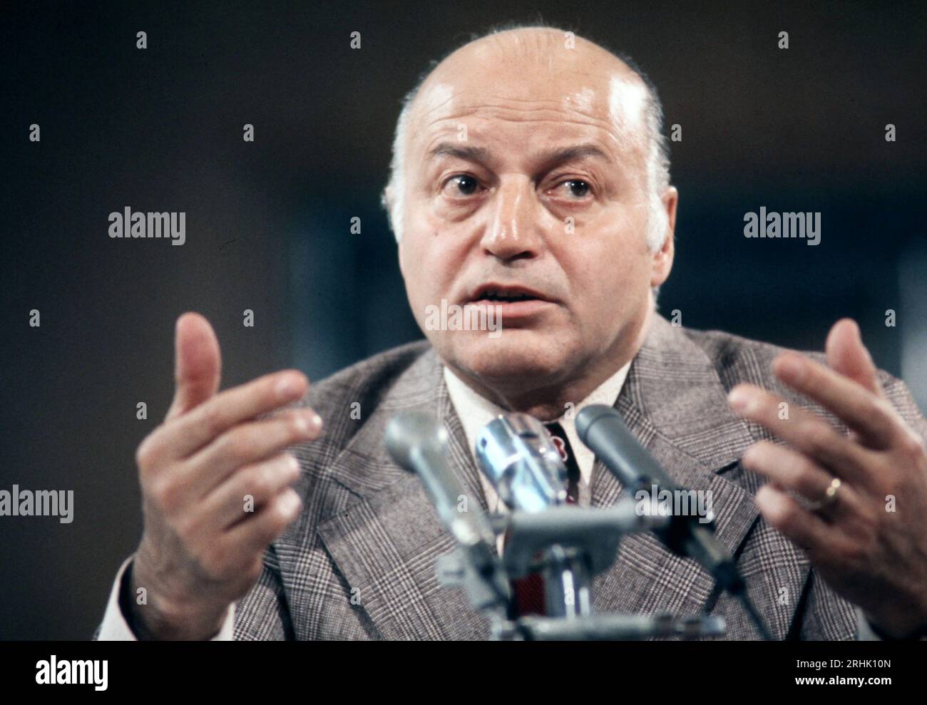 Mayour 70s hi-res stock photography and images - Alamy