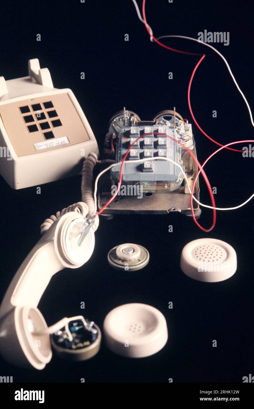 Wiire tapping telephone hi-res stock photography and images - Alamy