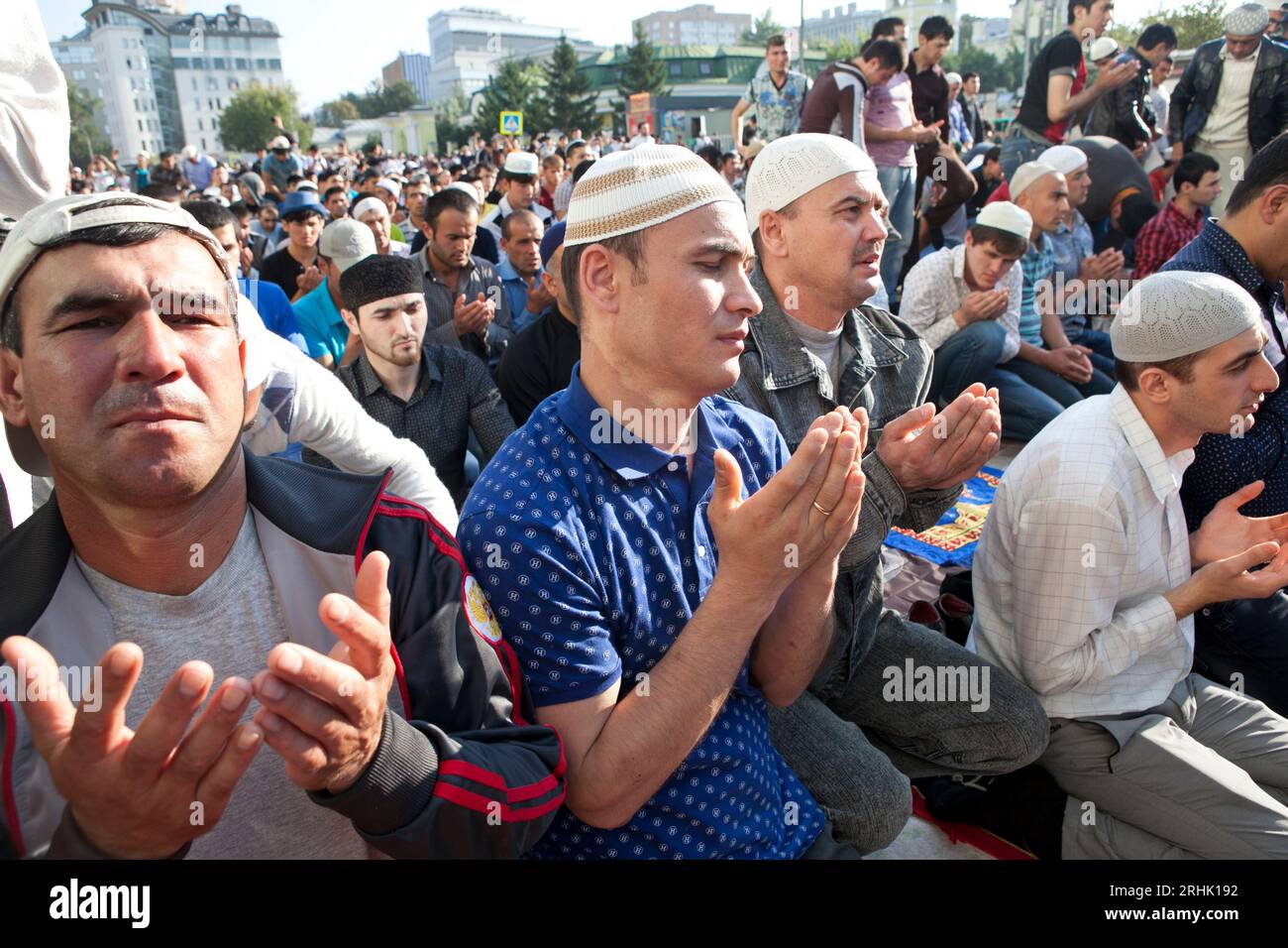 Muslims mark Eid al-Fitr at the end of Ramadan in Moscow, Russia Stock ...
