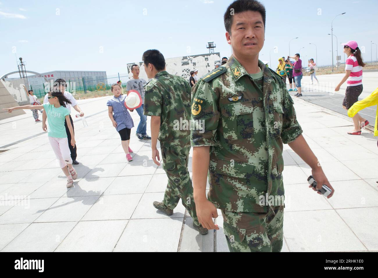 Chinese tour the Khorgos Special Economic Zone on the China-Kazakhstan ...