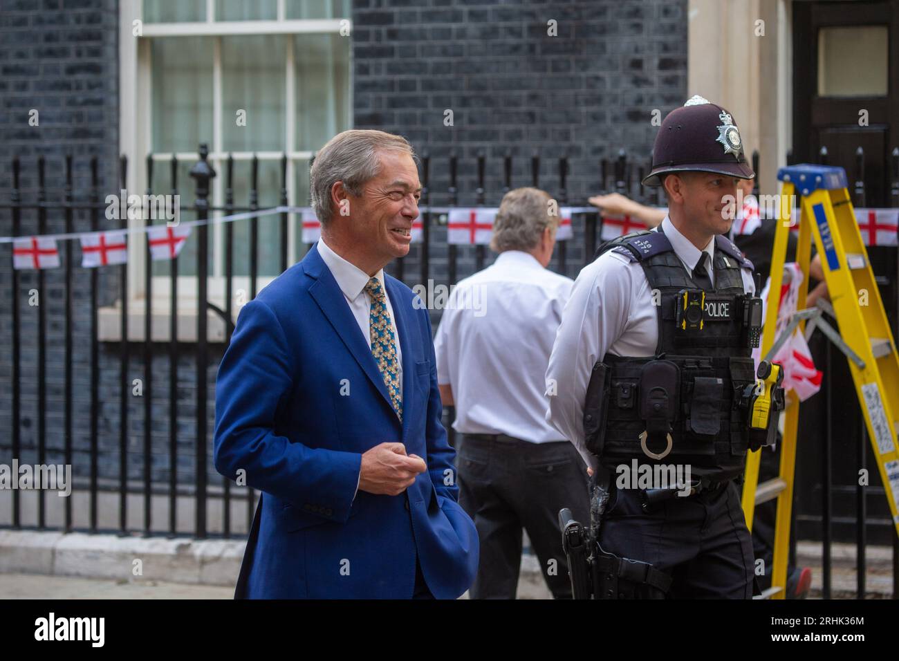 Debanked hi-res stock photography and images - Alamy