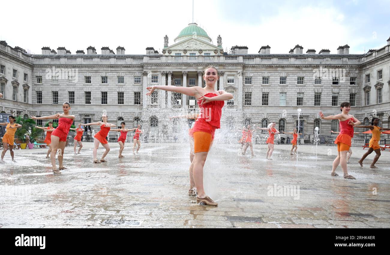 Dancers from Shobana Jeyasingh Dance rehearsing Counterpoint in the ...