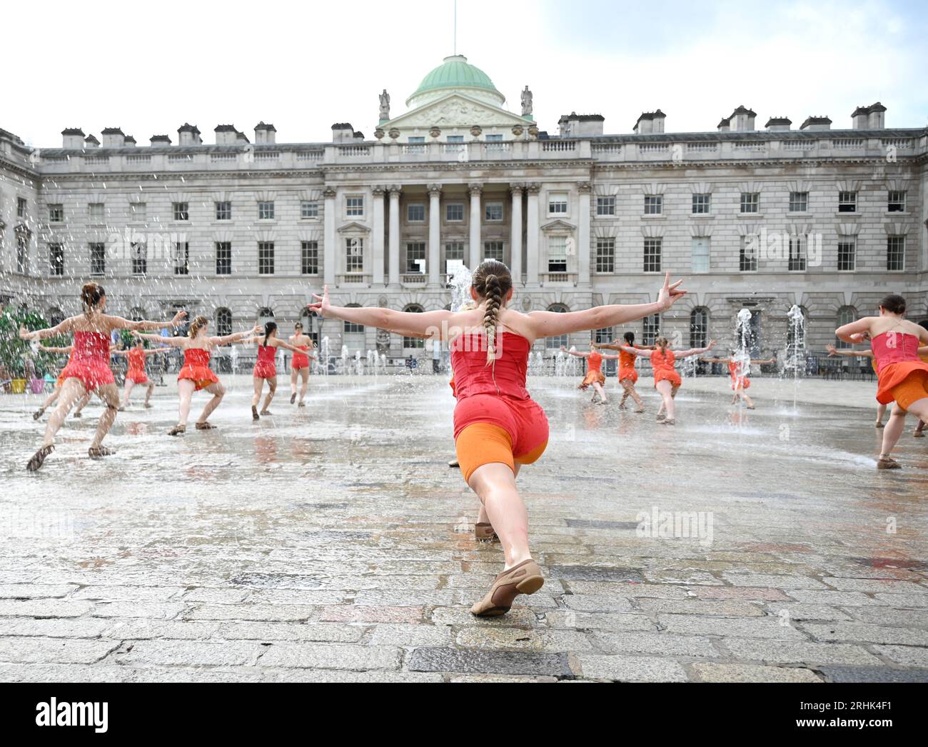 Dancers from Shobana Jeyasingh Dance rehearsing Counterpoint in the ...