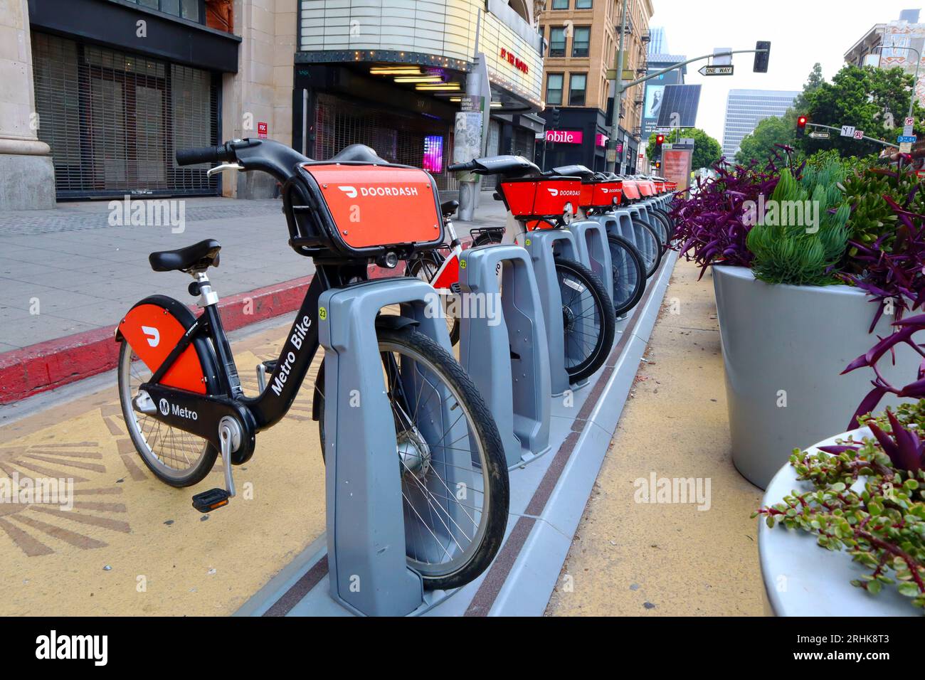Los Angeles, California: Los Angeles Metro Bike Share Stock Photo - Alamy