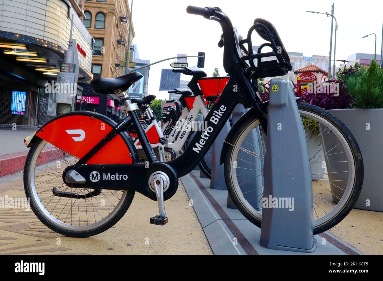 Los Angeles, California: Los Angeles Metro Bike Share Stock Photo - Alamy